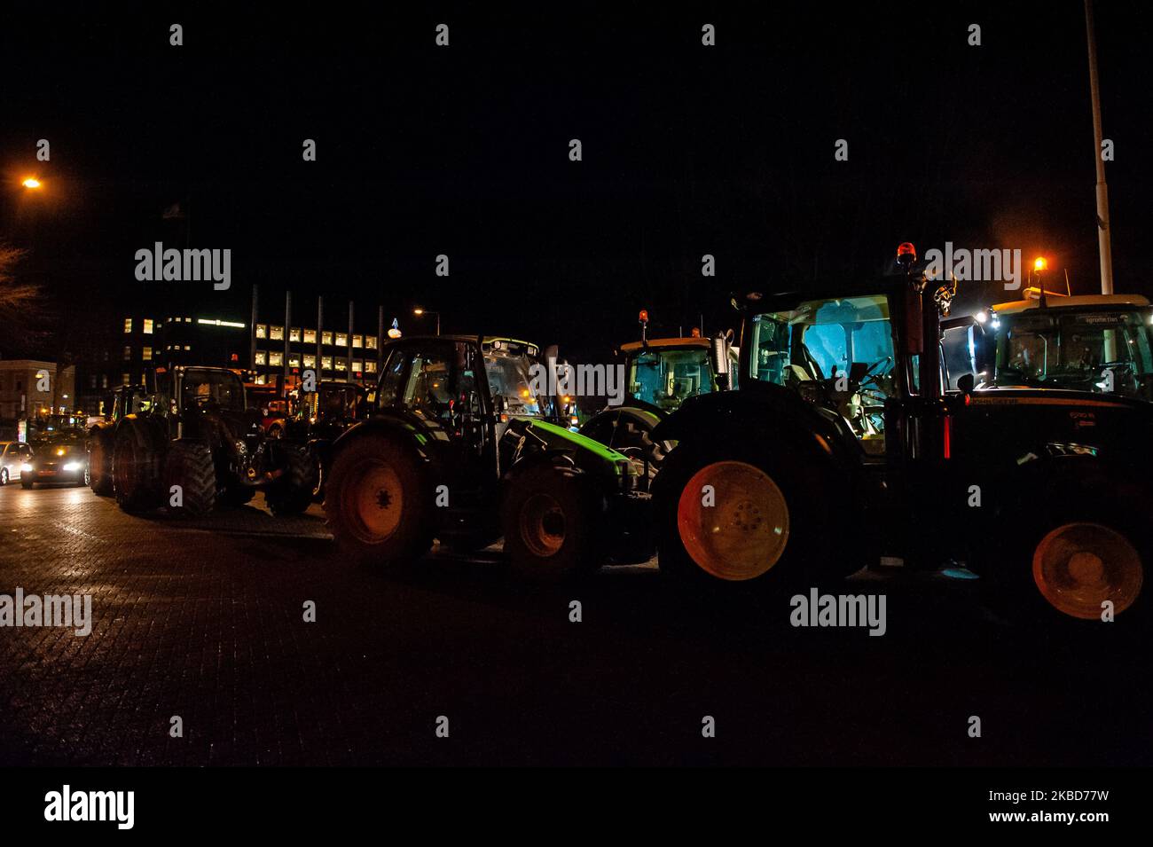 Tractors are blocking one of the access road to the city of Nijmegen ...