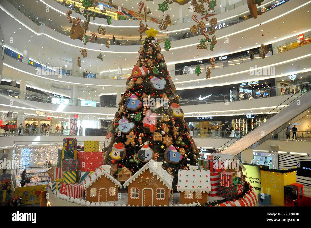 Shopping center hall of senayan city hi-res stock photography and ...