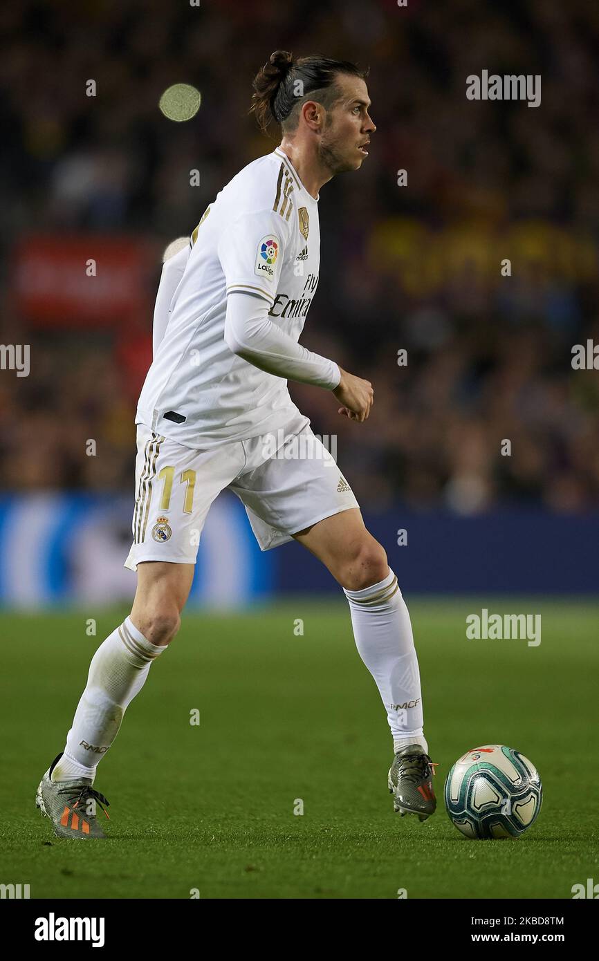 Gareth Bale of Real Madrid controls the ball during the Liga match ...