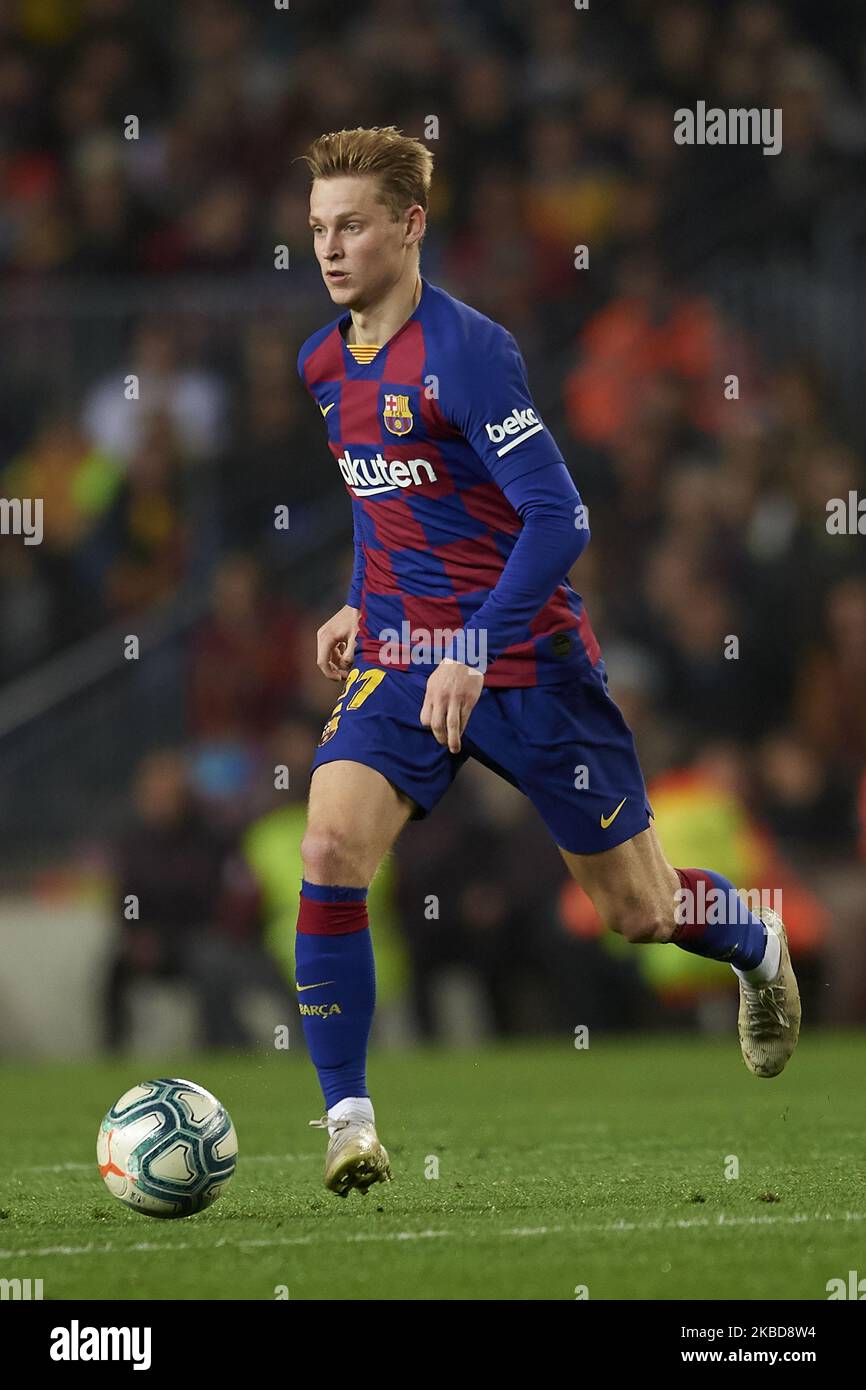 Frenkie de Jong of Barcelona in action during the Liga match between FC ...
