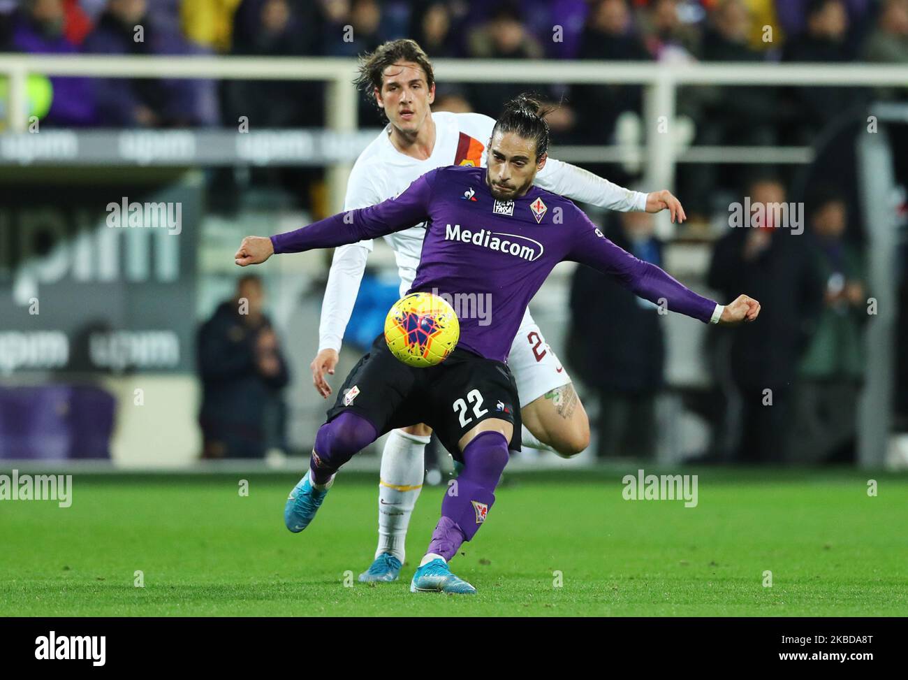 Nicolo Zaniolo of Roma and Martin Caceres of Fiorentina during the ...