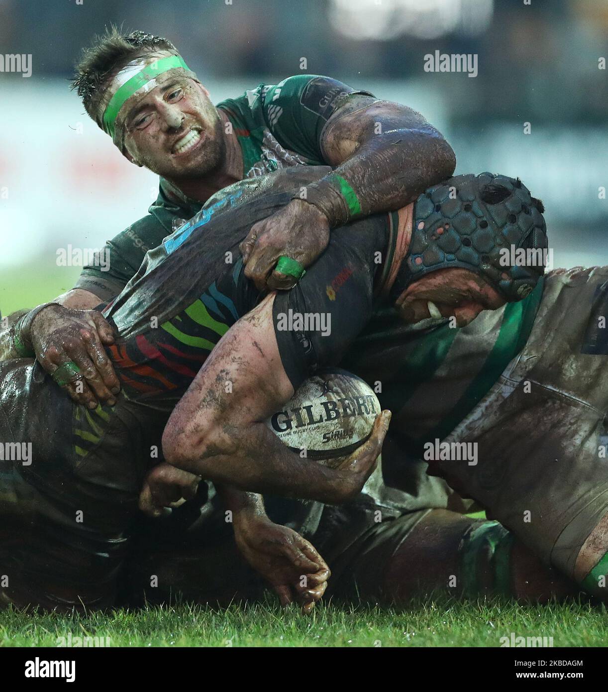 Abraham Steyn of Benetton and Ian Nagle of Zebre during the rugby ...