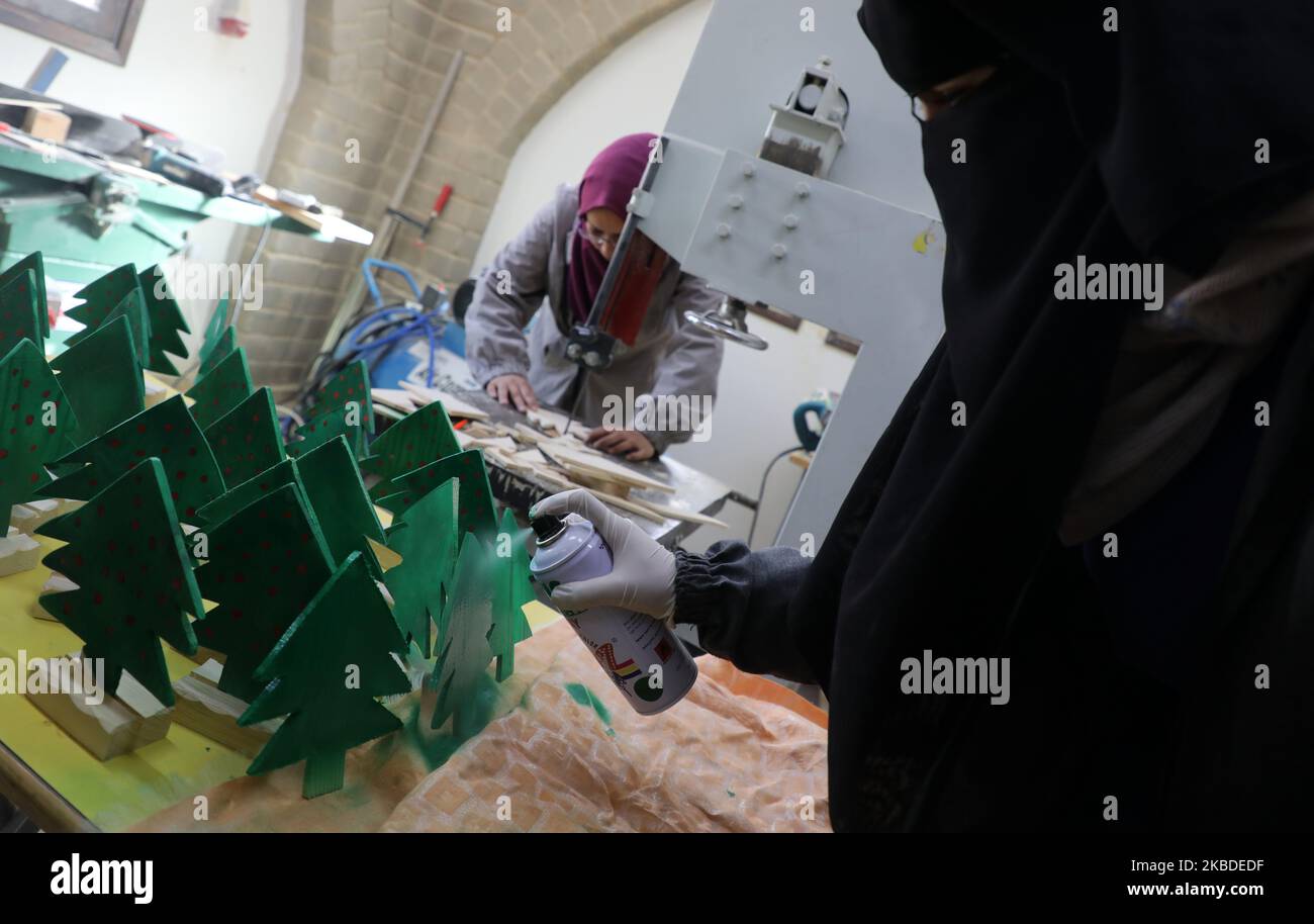 Handicraft in beit hanun hi-res stock photography and images - Alamy