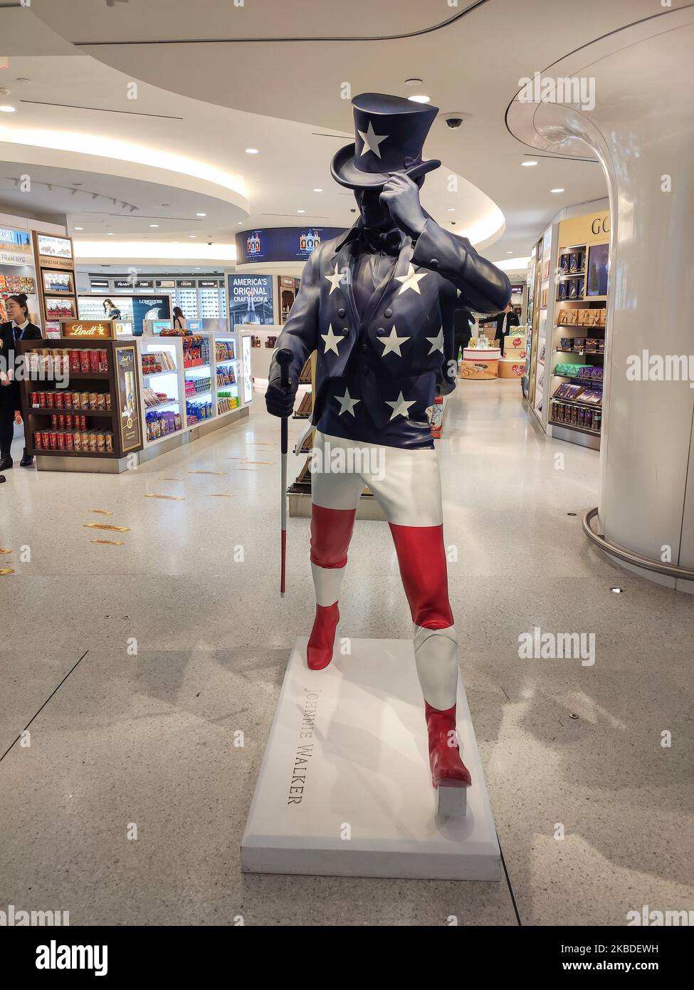Inside the gate hall area of Terminal 1, waiting rooms, gates, seats ...