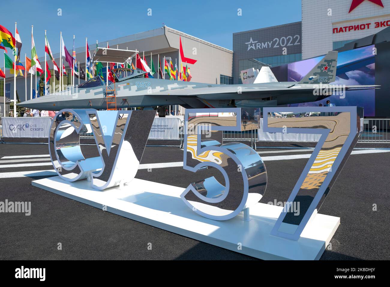 Sukhoi su 57 hi-res stock photography and images - Alamy