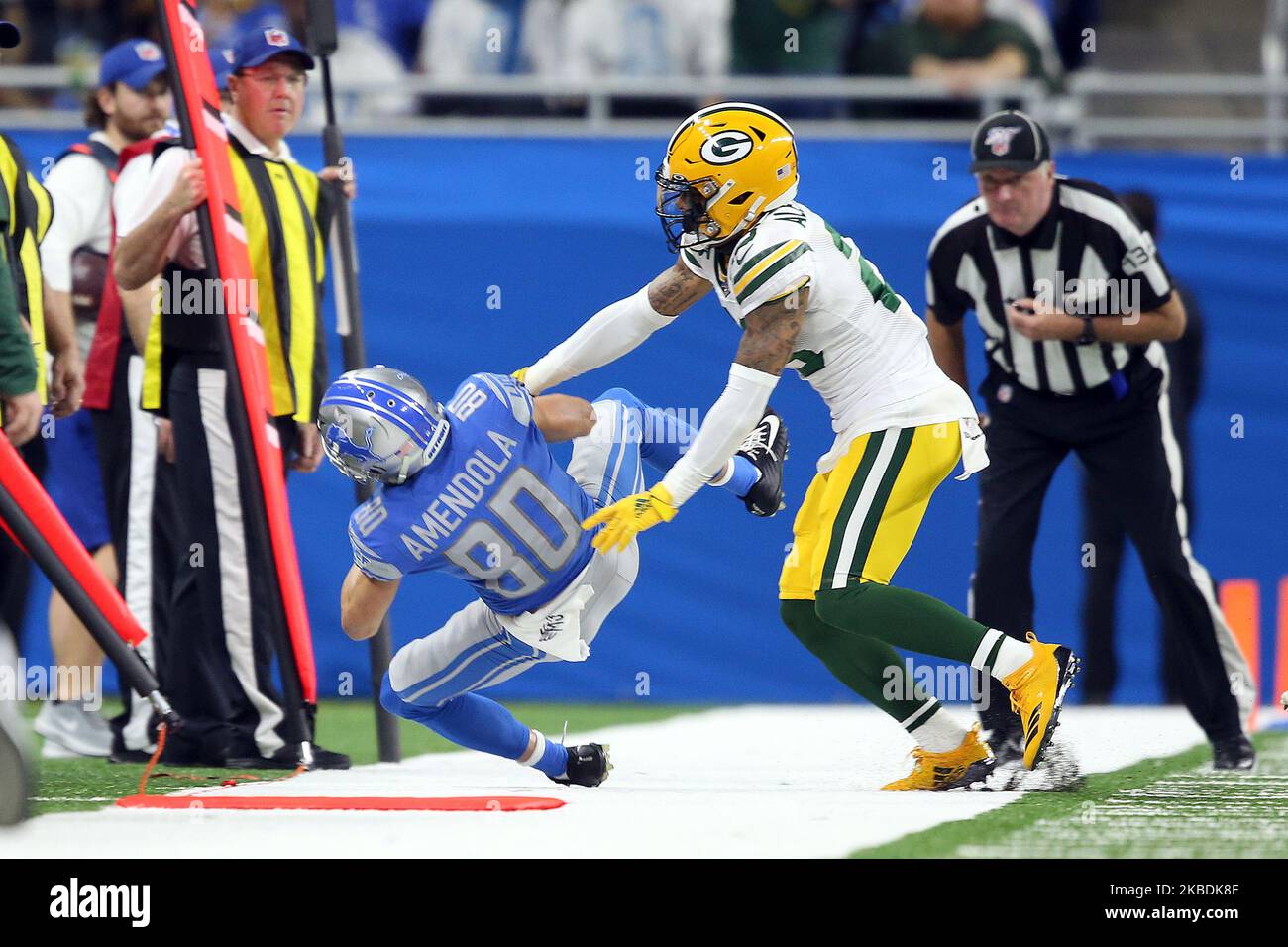 Detroit Lions wide receiver Danny Amendola (80) is chased out of bounds ...