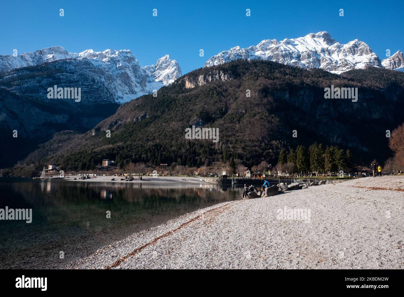 Lago molveno italia hi-res stock photography and images - Alamy