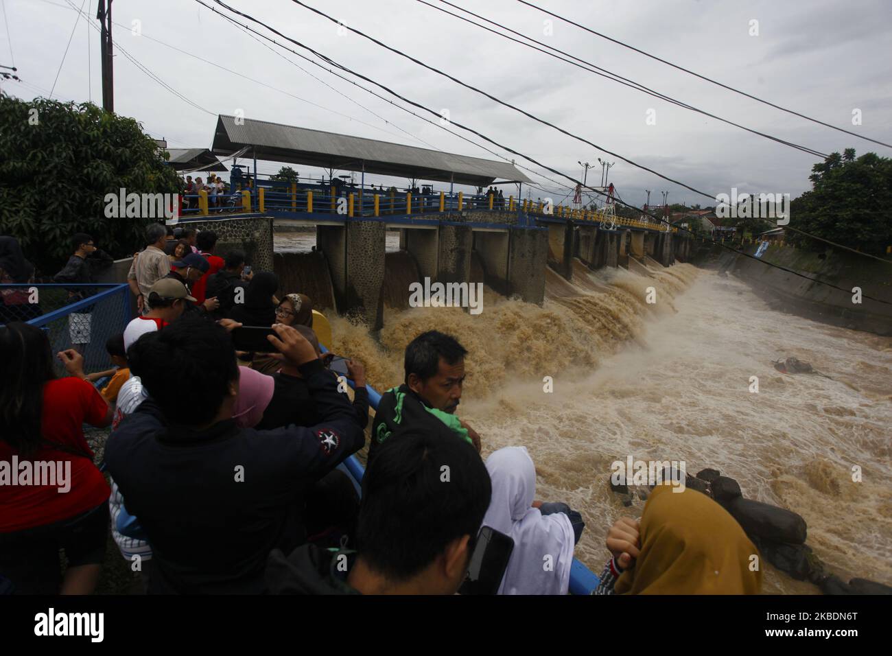 Ciliwung rivers water level rise hi-res stock photography and images ...