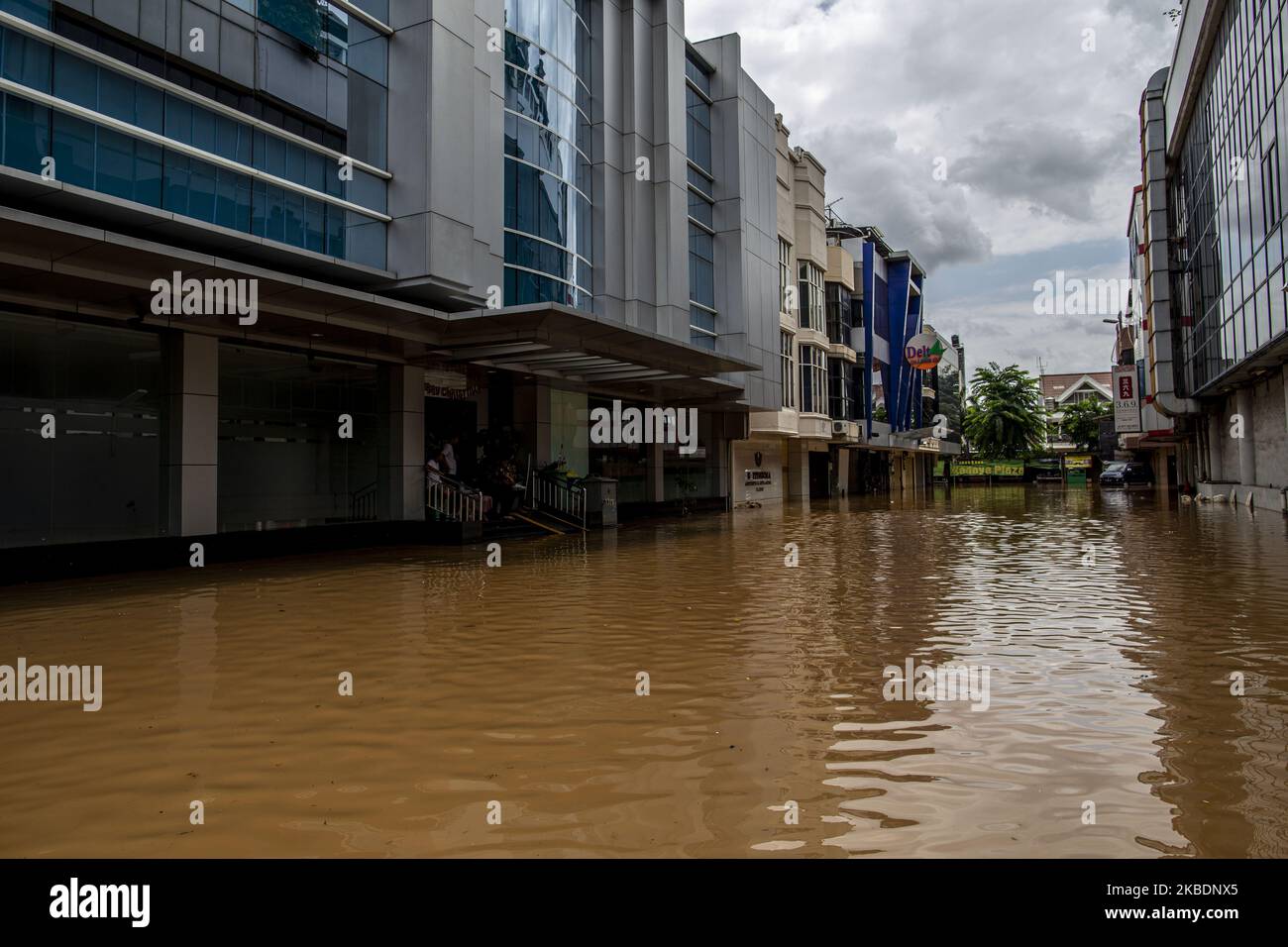 Jakarta, Indonesia, 02 January 2019 : Second day after heavy rain hit ...