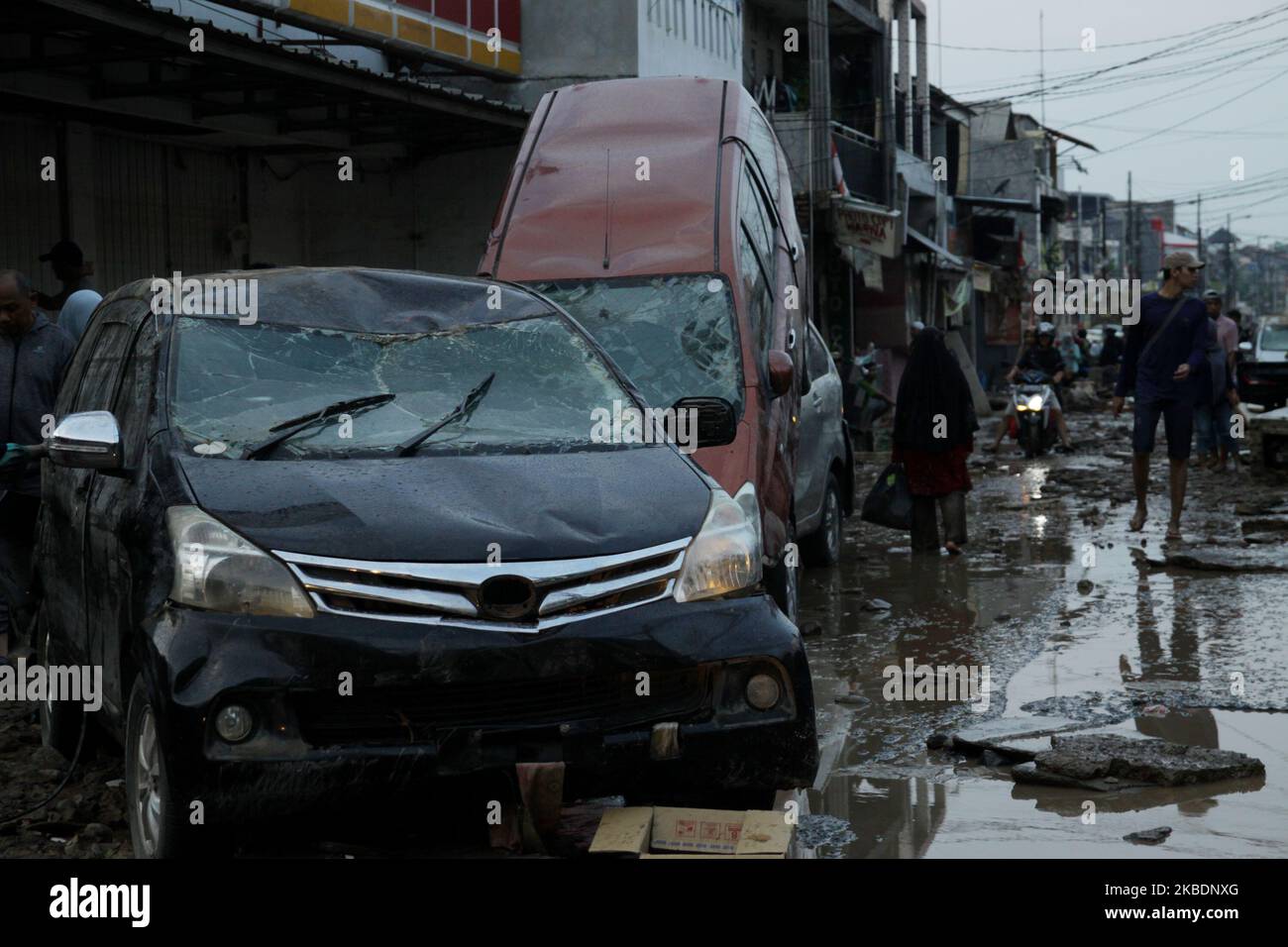 Demaged houses hi-res stock photography and images - Alamy