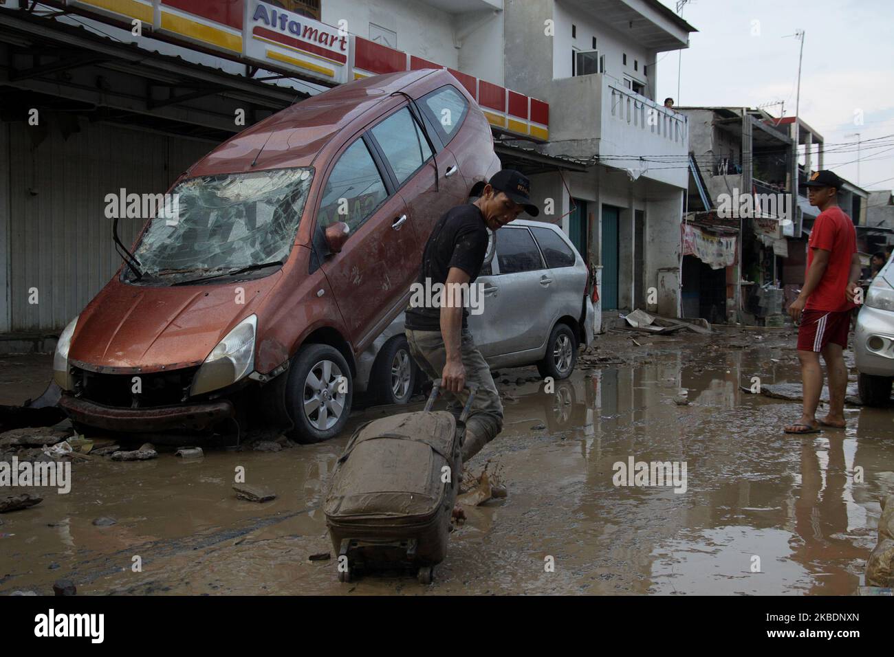 Demaged houses hi-res stock photography and images - Alamy