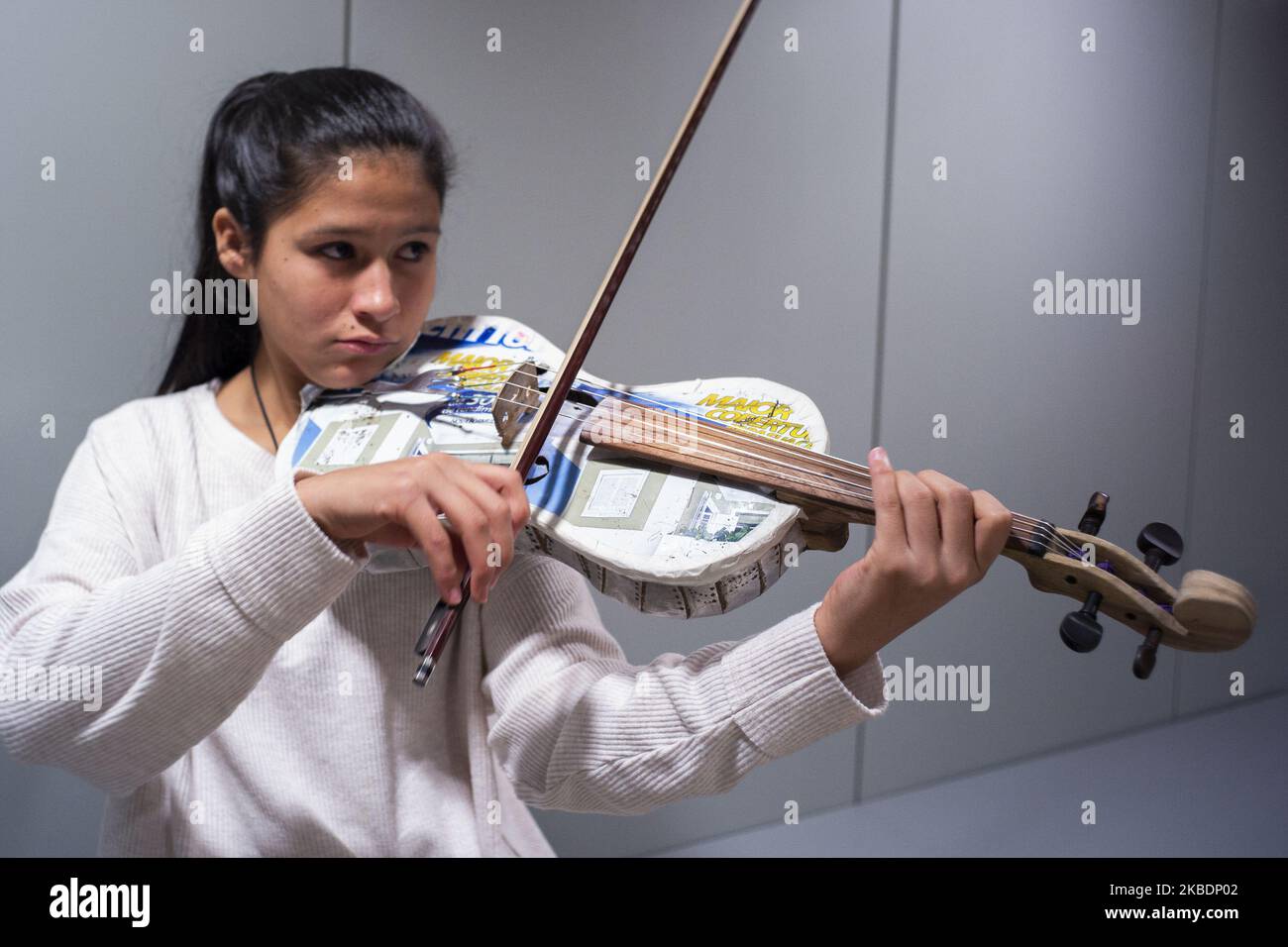 Instrumentos reciclados hi-res stock photography and images - Alamy