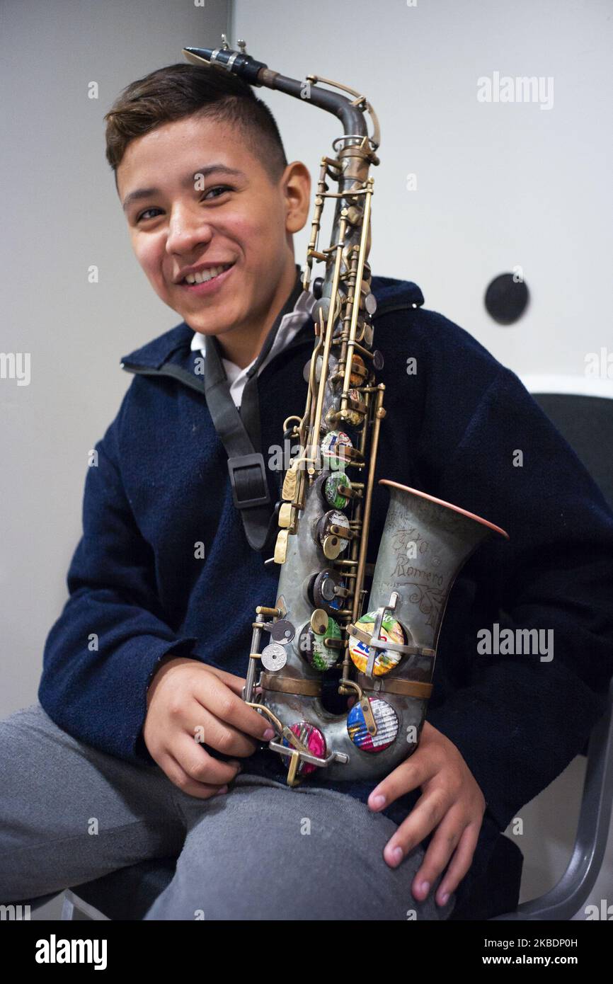 Instrumentos reciclados hi-res stock photography and images - Alamy