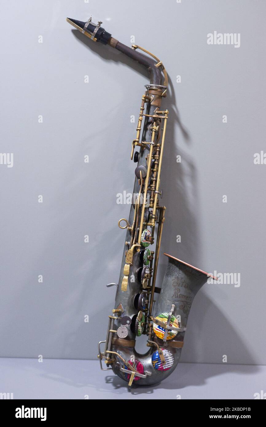 Instrumentos reciclados hi-res stock photography and images - Alamy