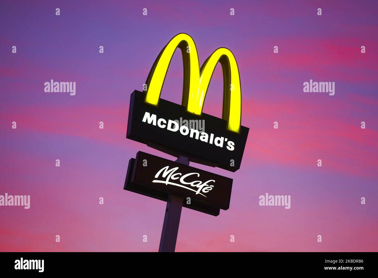 Mccafe ad hi-res stock photography and images - Alamy