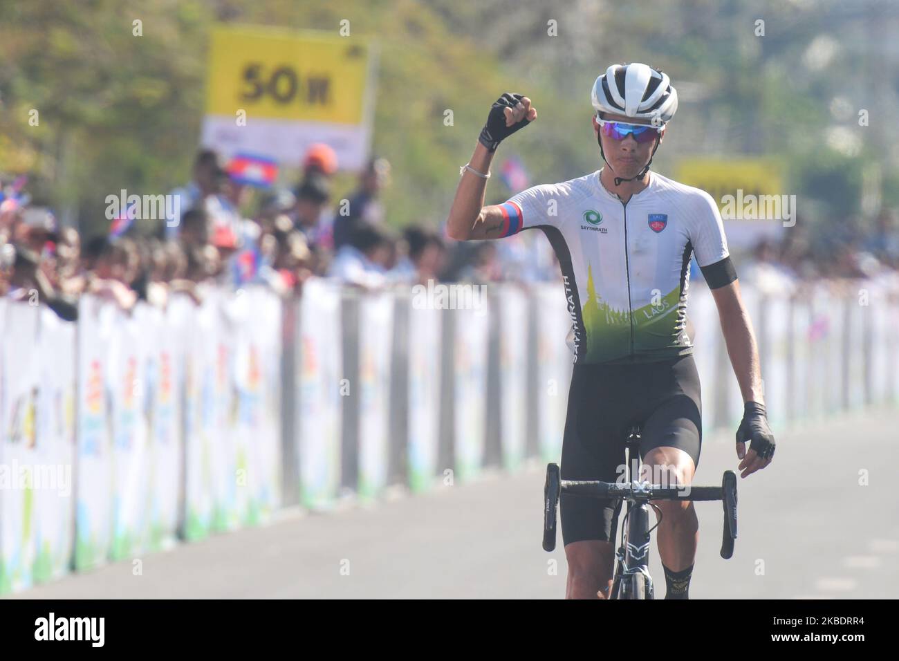 Ariya Phounsavath of Laos national team celebrates on his way to win ...