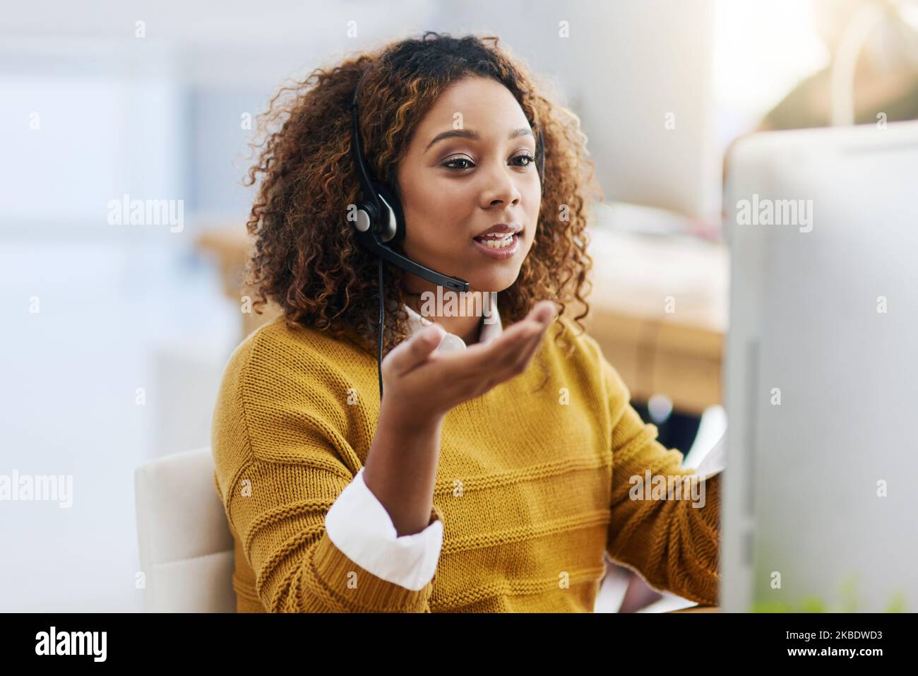 Heres what you need to do...a female agent working in a call centre ...