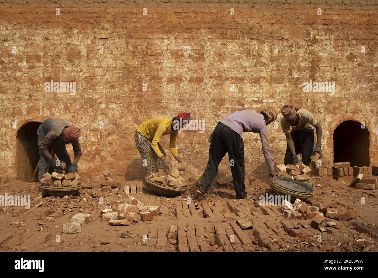 Women strove hi-res stock photography and images - Alamy