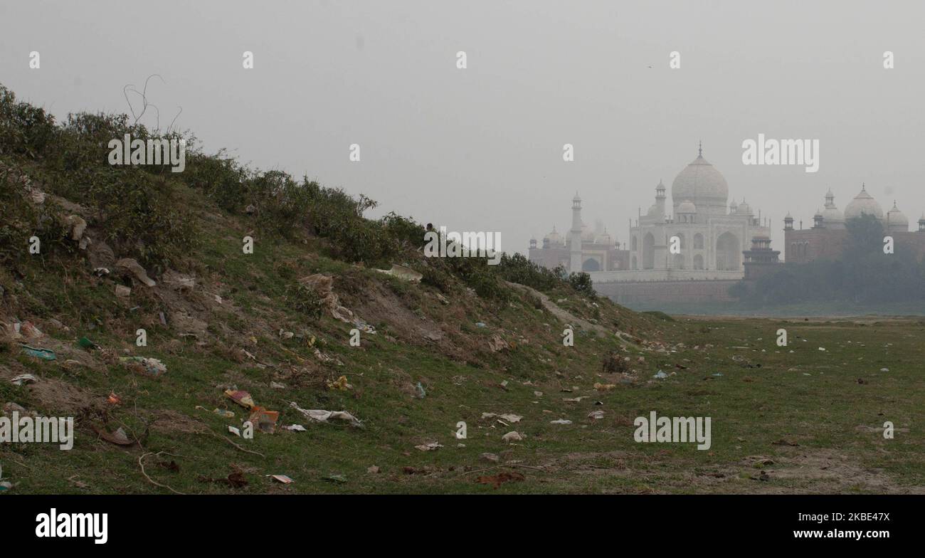 Yamuna river agra pollution hi-res stock photography and images - Alamy