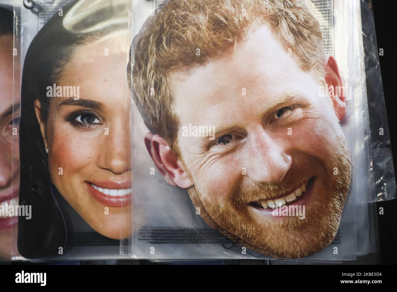 Meghan Markle, Duchess of Sussex, and Prince Harry paper party masks ...