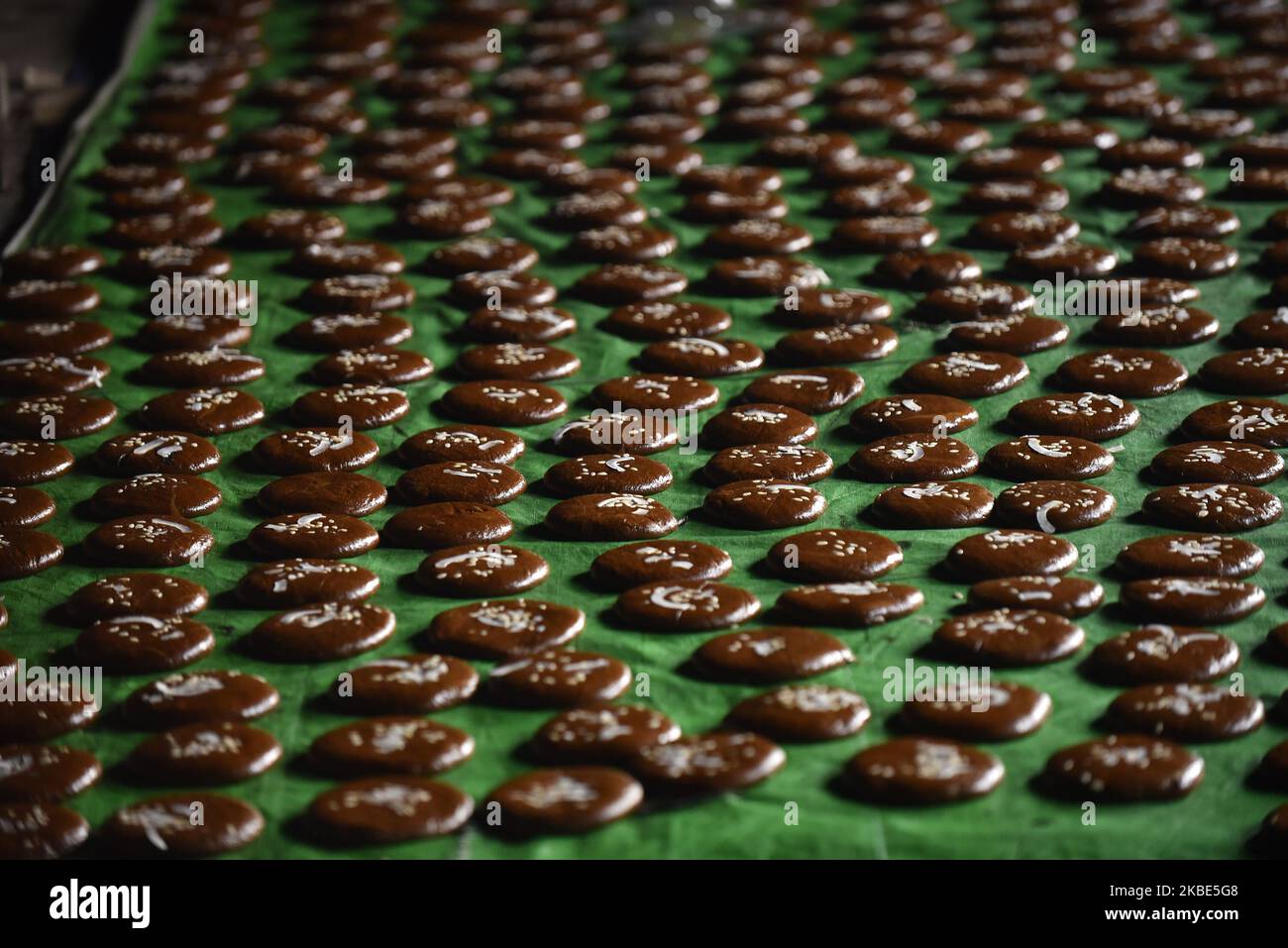 Dark chaku chunk hi-res stock photography and images - Alamy