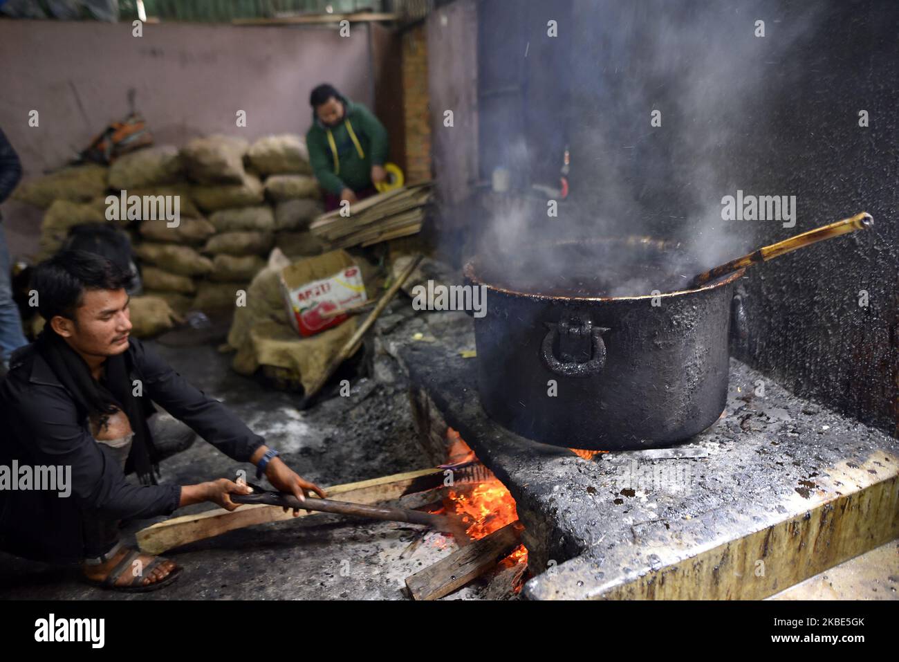 Dark chaku chunk hi-res stock photography and images - Alamy