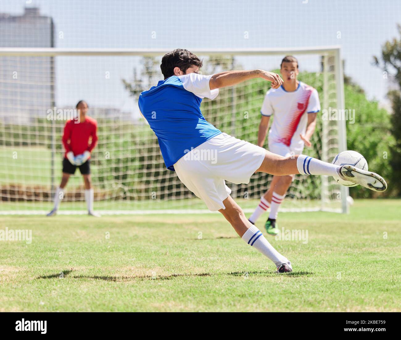 Male athlete practicing football soccer hi-res stock photography and ...