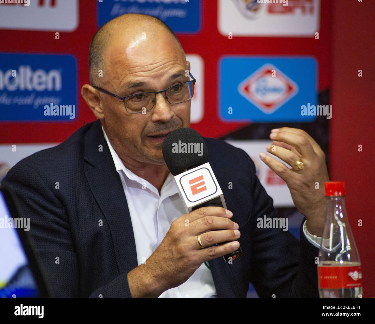 Coach alfredo arias of deportivo cali hi-res stock photography and ...