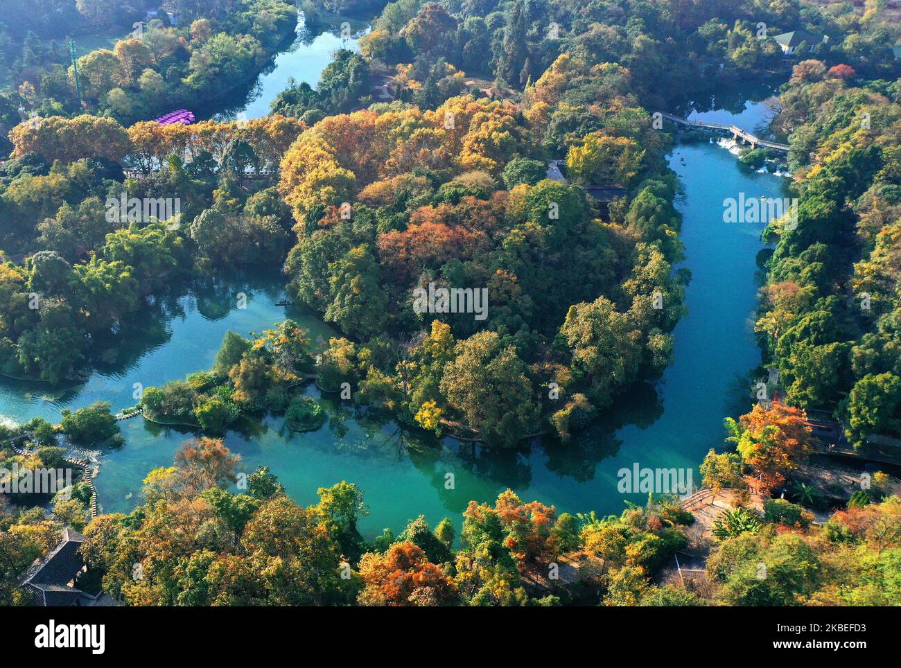 Aerial photos show the beautiful autumn scenery of the ten-li strand in ...