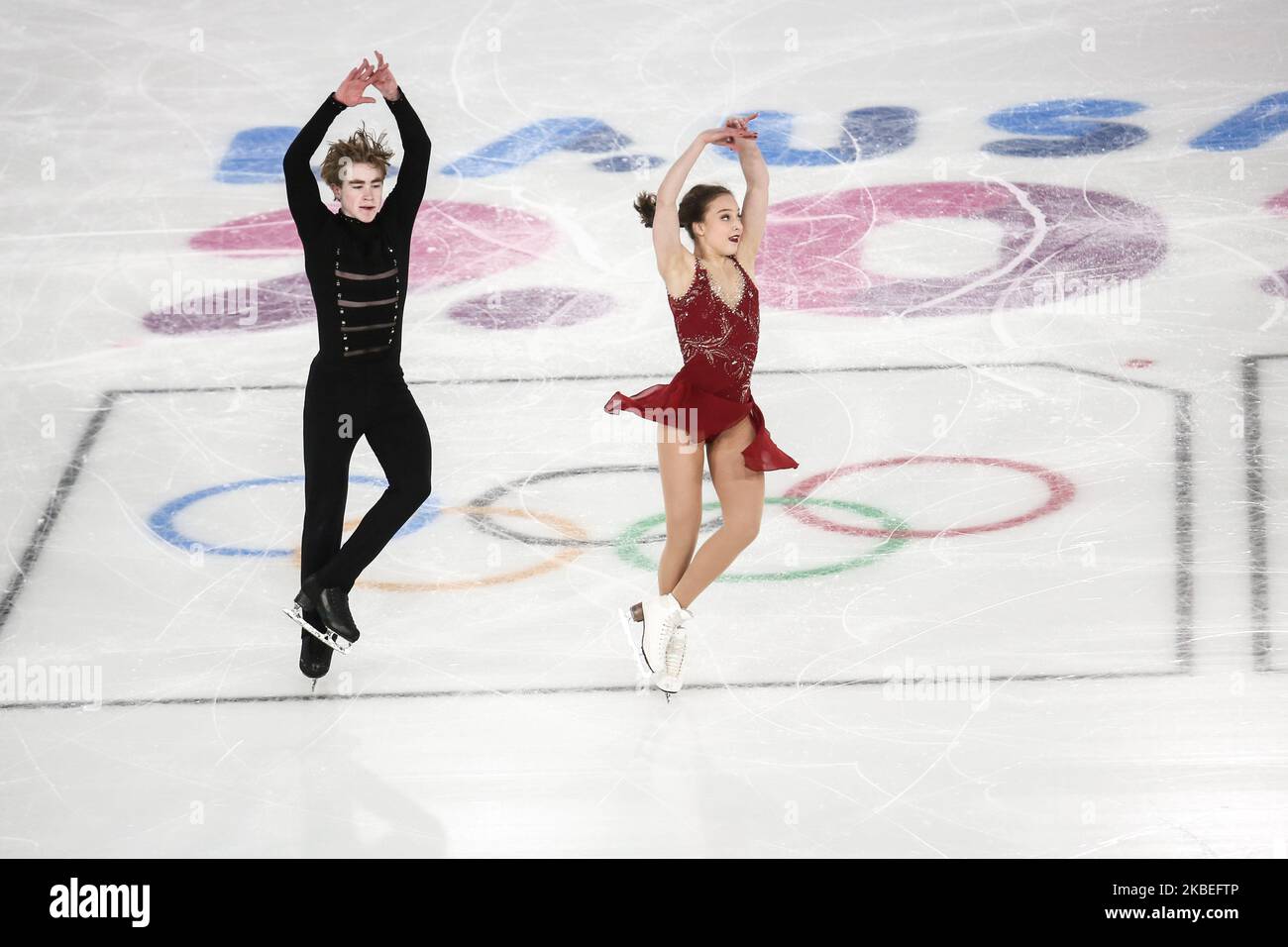 D'ALESSANDRO Natalie and WADDELL Bruce from Canada compete in Figure ...