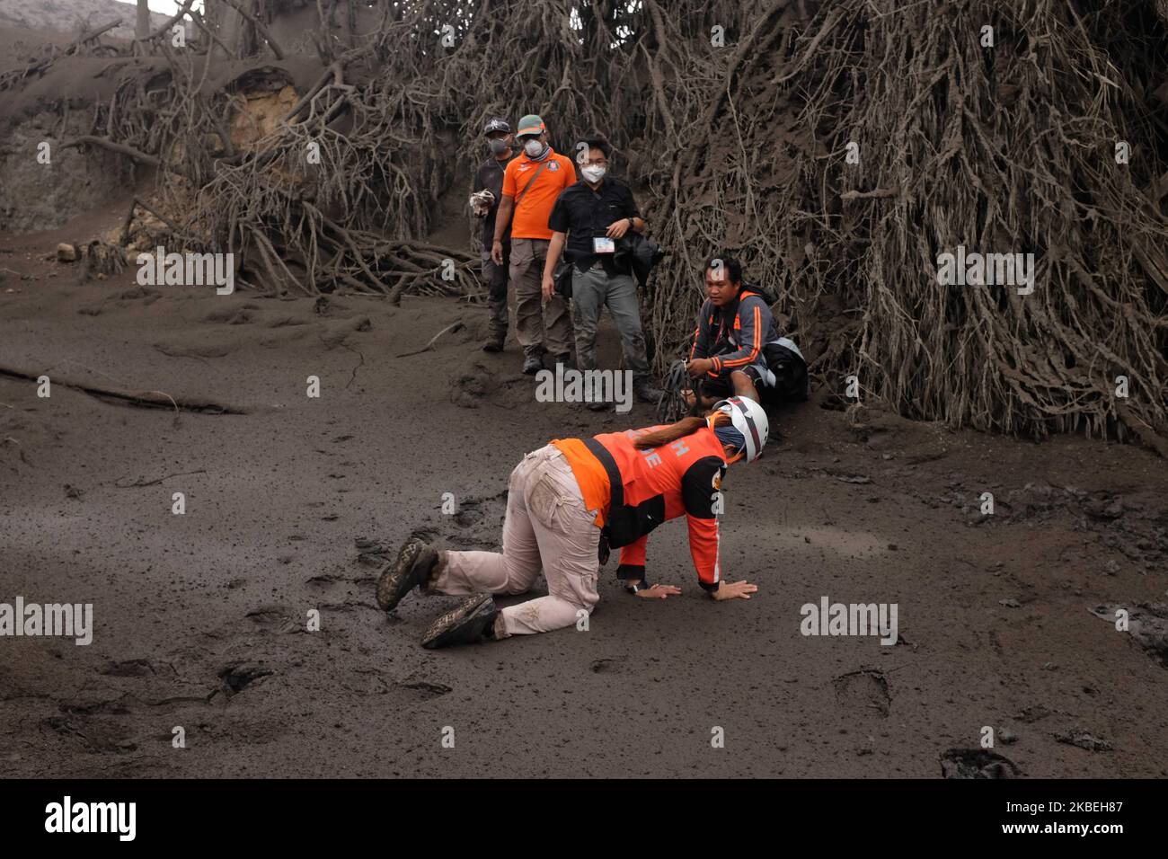 Rescuers crawl hi-res stock photography and images - Alamy
