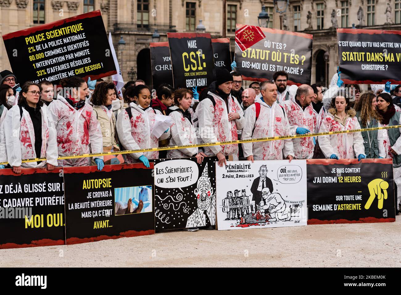 Several hundred technical and scientific police officers demonstrated ...