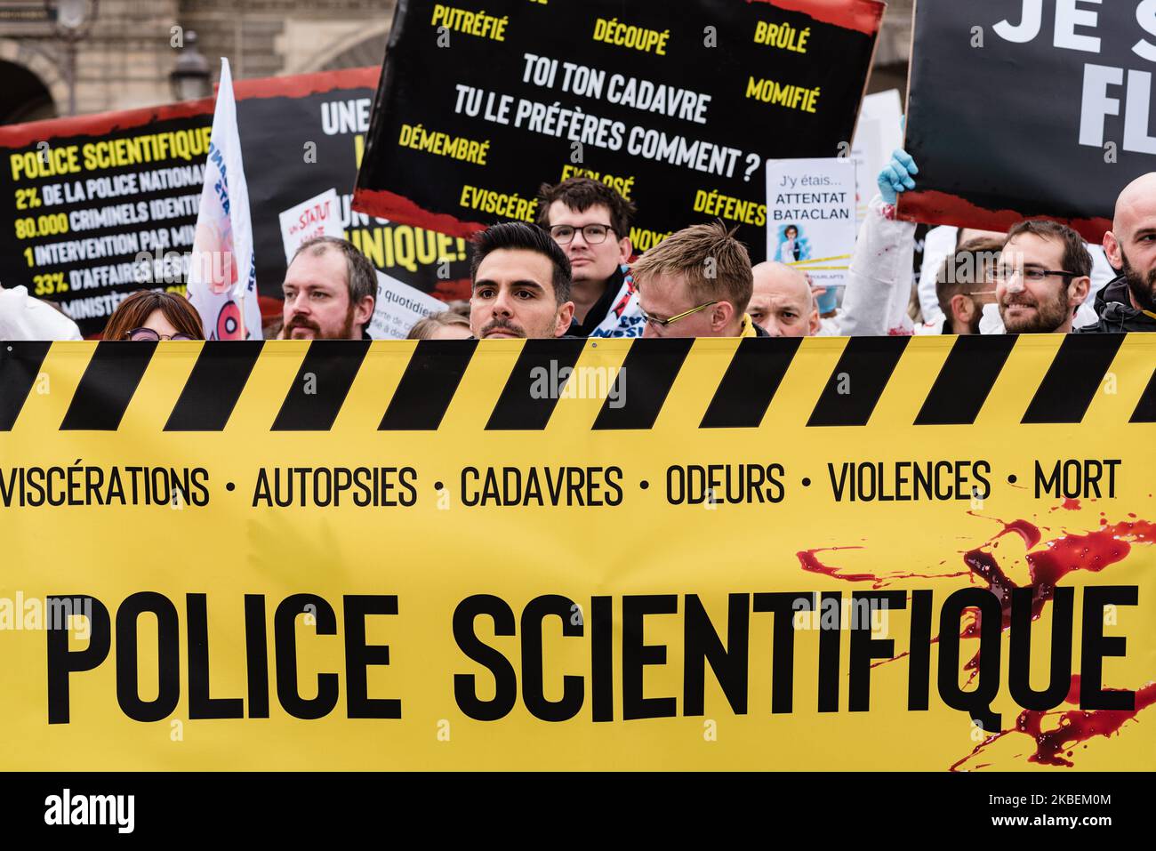Several hundred technical and scientific police officers demonstrated ...