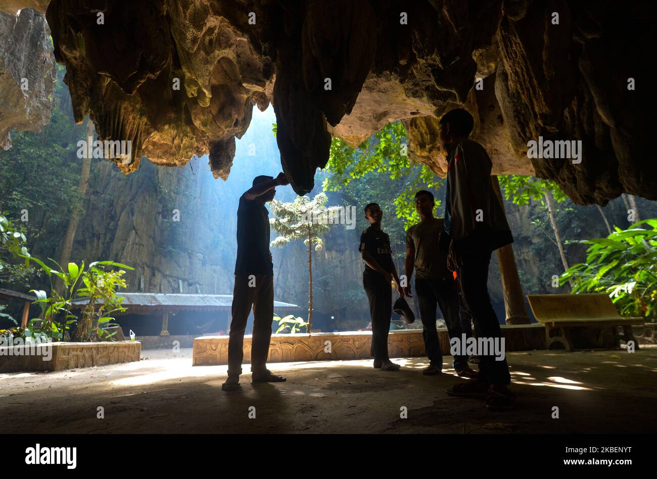 Collapsed cave roof hi-res stock photography and images - Alamy