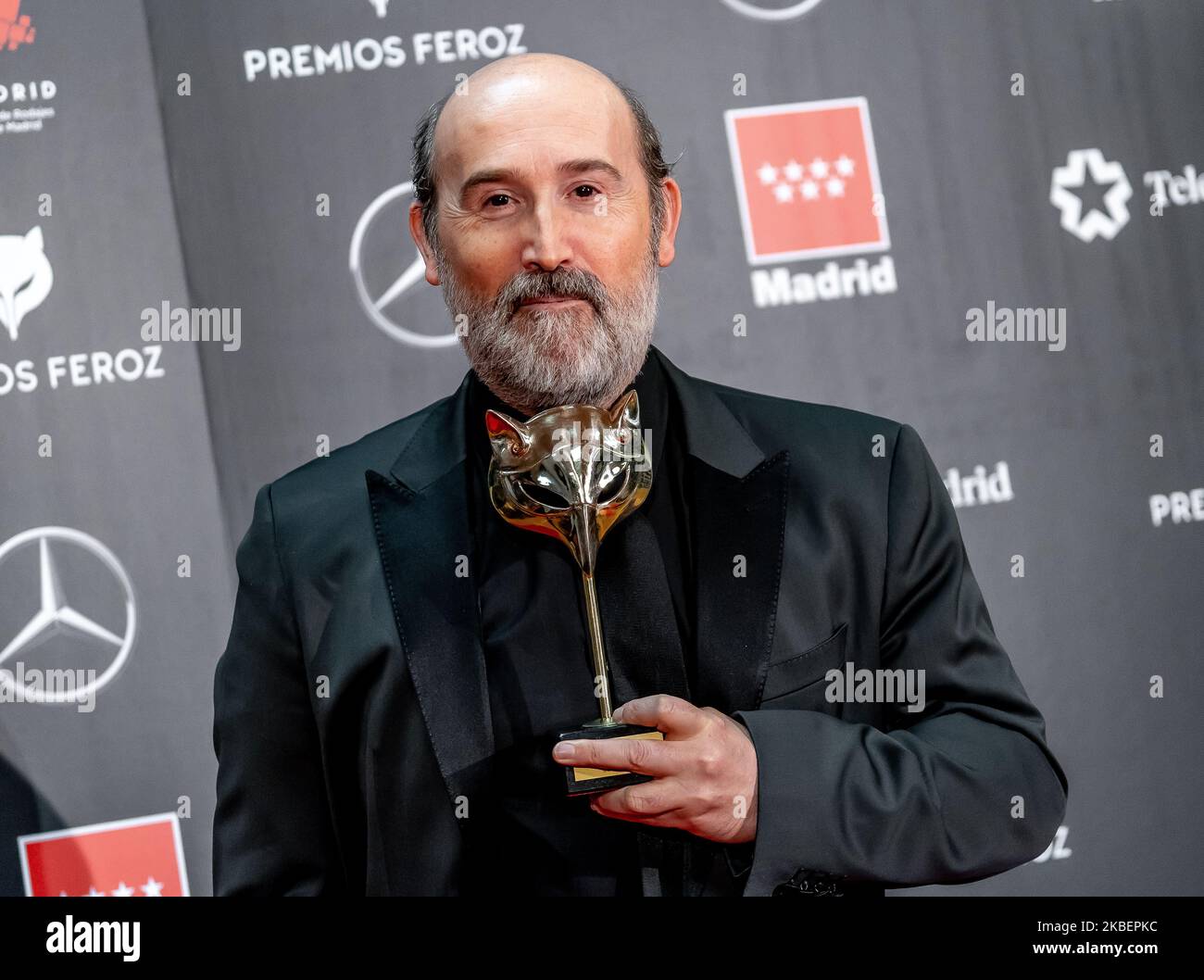 Best actor award poses hi-res stock photography and images - Alamy