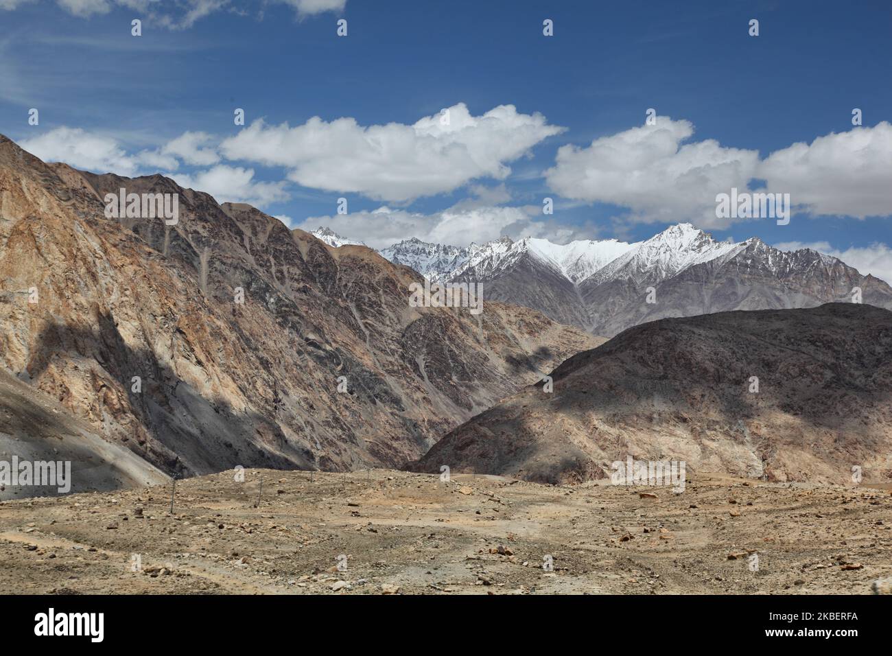 Himalayas landforms mountain hi-res stock photography and images - Alamy