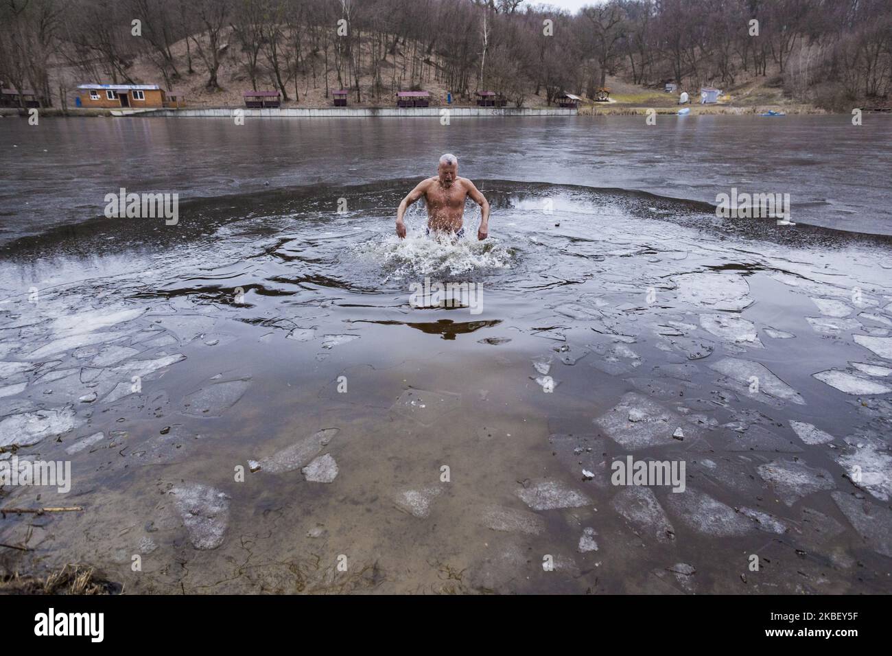 Dip ice bath hi-res stock photography and images - Alamy