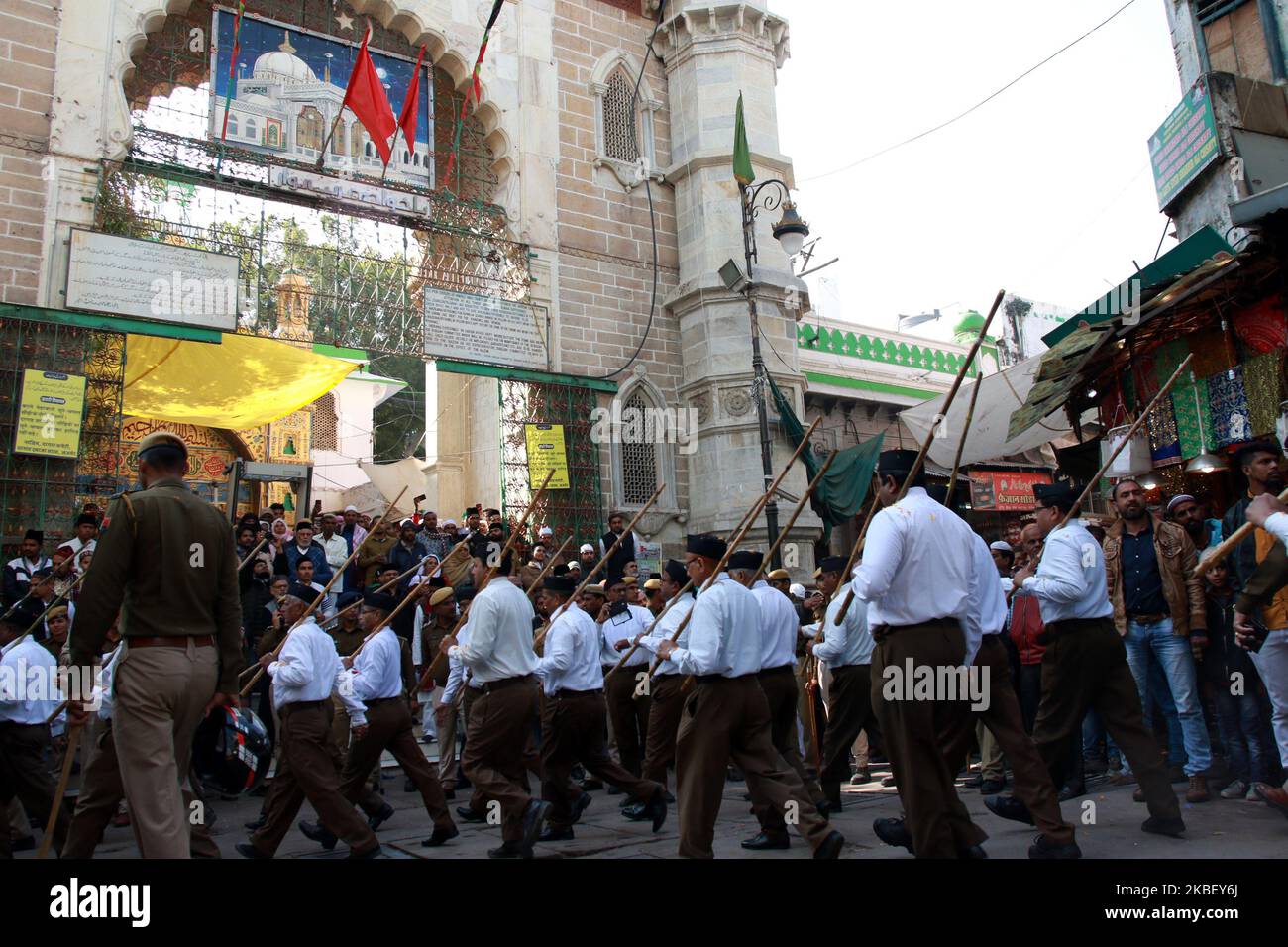 Volunteers of Hindu nationalist Rashtriya Swayamsevak Sangh (RSS ...
