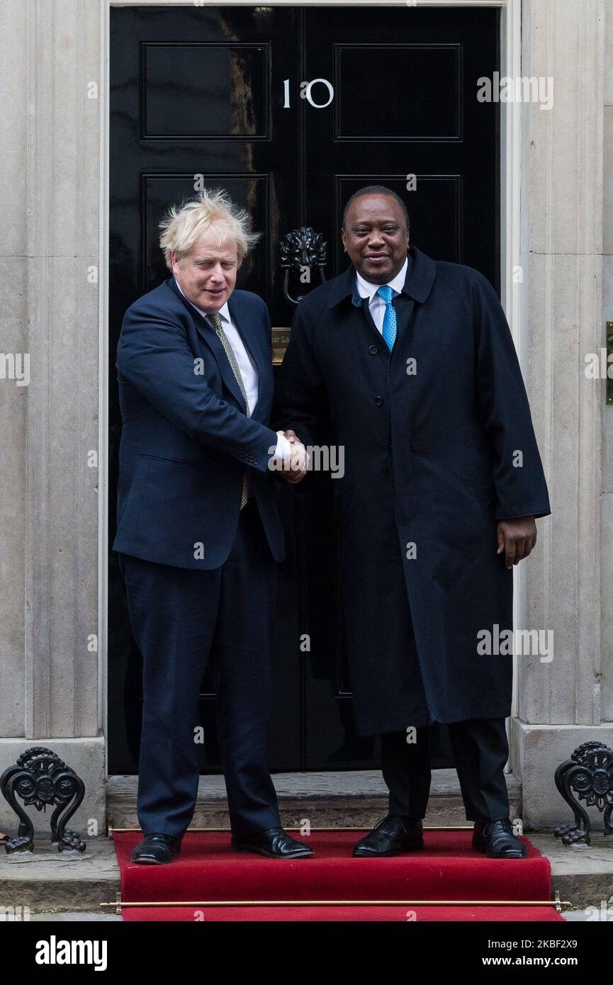 British Prime Minister Boris Johnson (L) welcomes President Uhuru ...