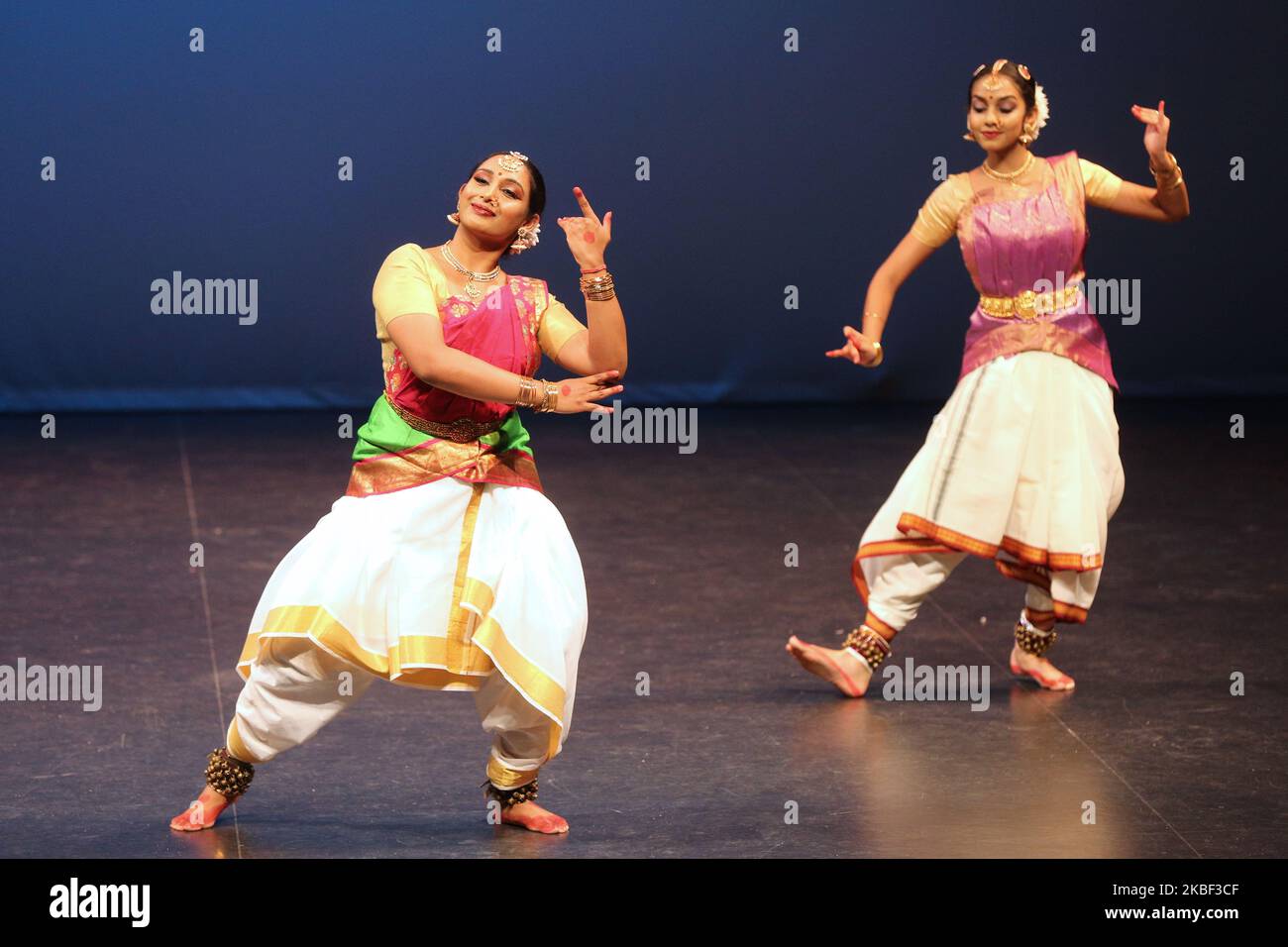 Girls dancing traditional tamil dances hi-res stock photography and ...