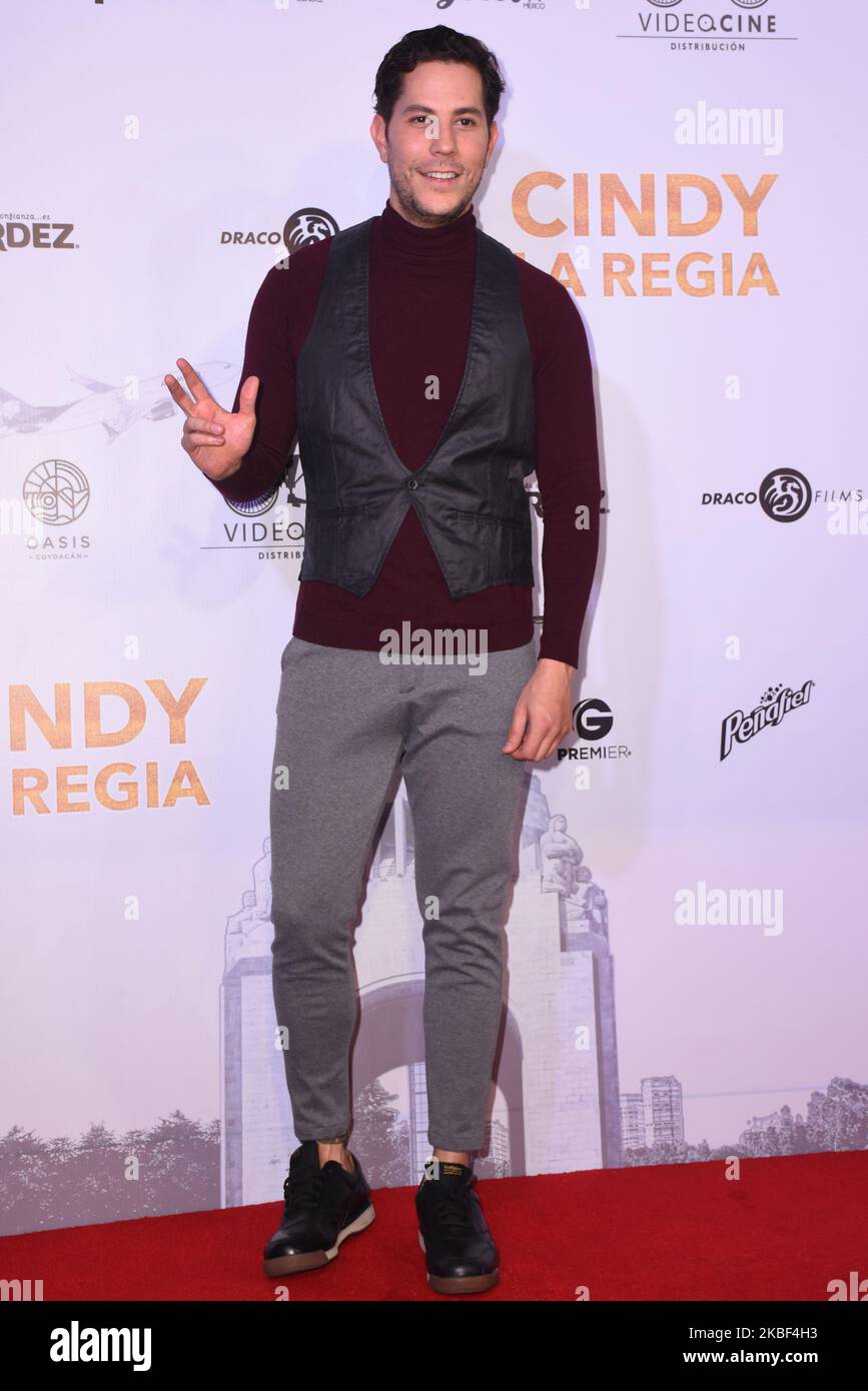Christian Chavez poses for photos during a red carpet of 'Cindy la ...