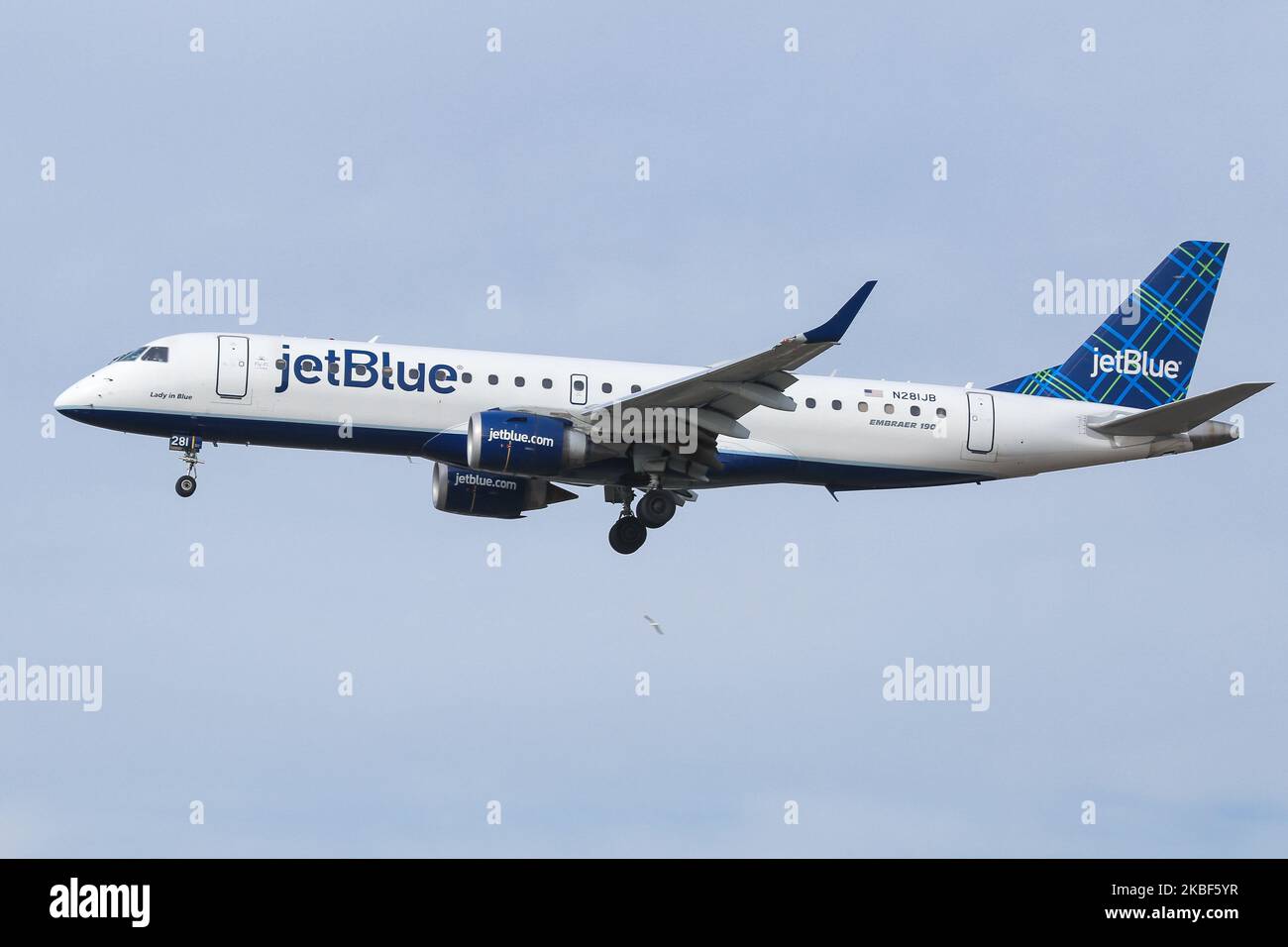 Jetblue takeoff jfk hi-res stock photography and images - Alamy