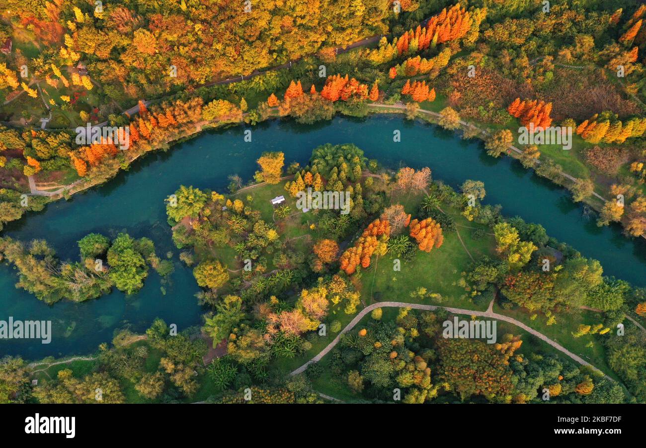 Aerial photos show the beautiful autumn scenery of the ten-li strand in ...