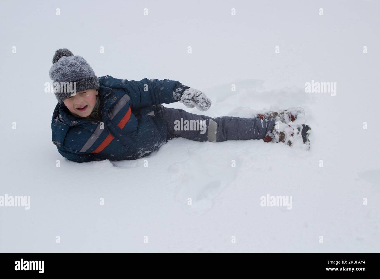 Boy fell down hi-res stock photography and images - Alamy