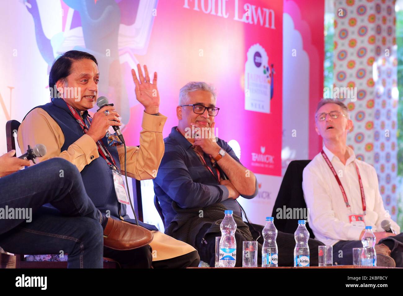 Indian news anchor rajdeep sardesai hi-res stock photography and images ...