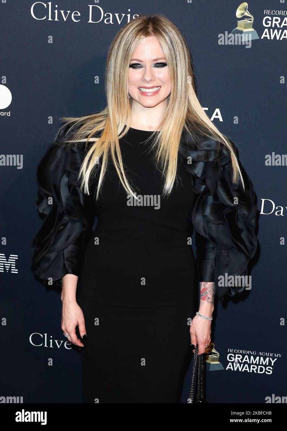 BEVERLY HILLS, LOS ANGELES, CALIFORNIA, USA - JANUARY 25: Avril Lavigne ...