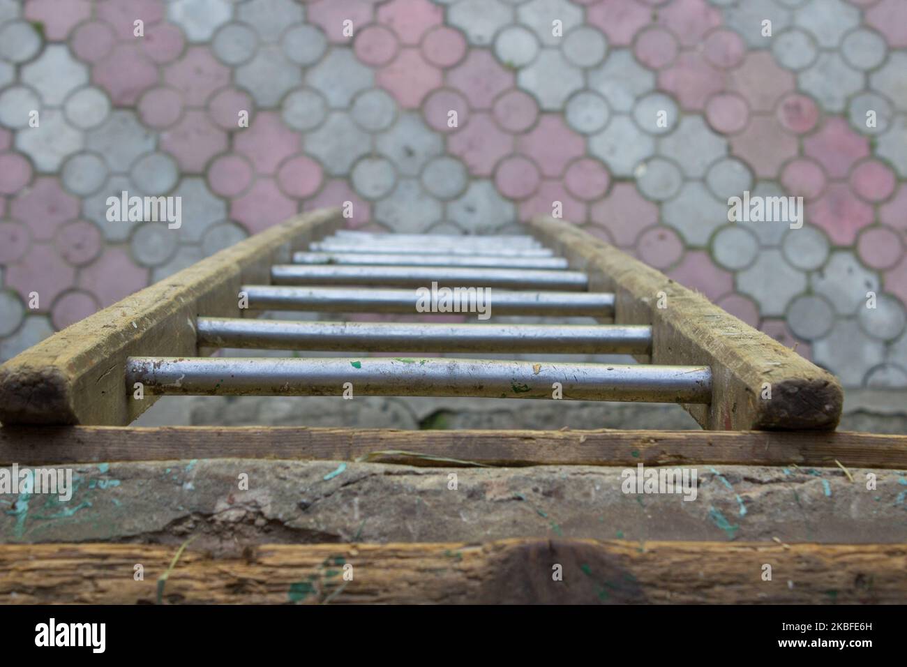 wooden ladder to climb down view down Stock Photo - Alamy