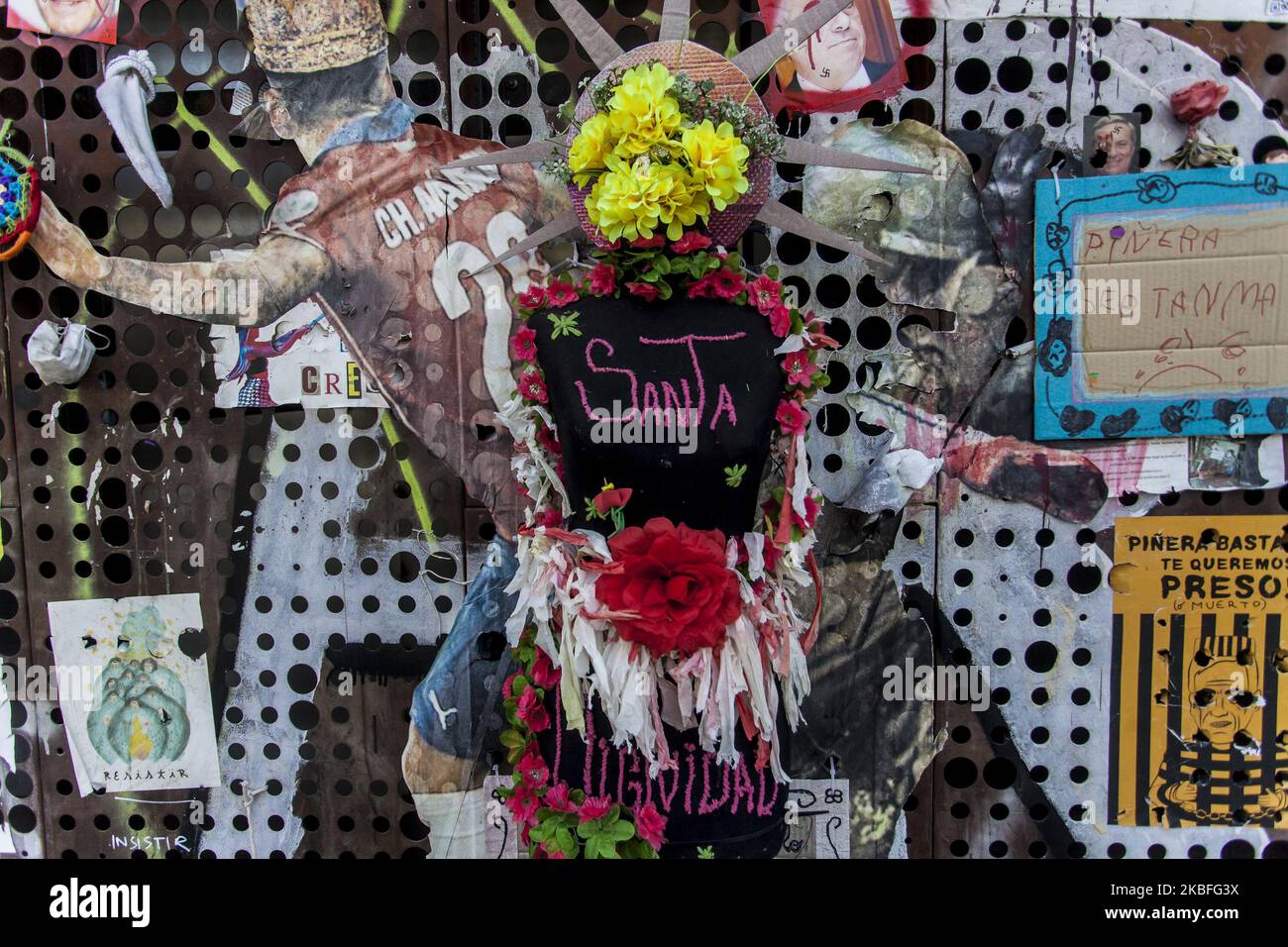 Santiago, Chile. 26 january 2010.The walls speak. On the walls of the ...