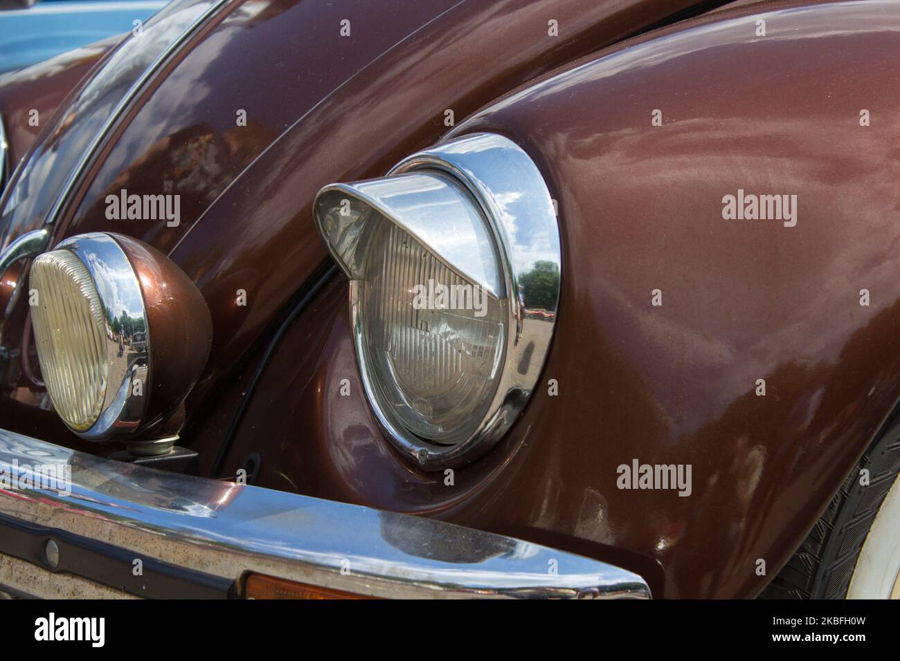round headlight old car up close photos Stock Photo - Alamy
