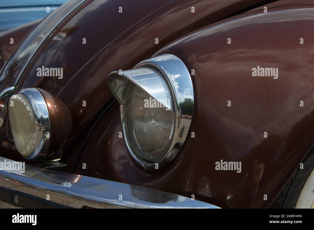 round headlight old car up close photos Stock Photo - Alamy